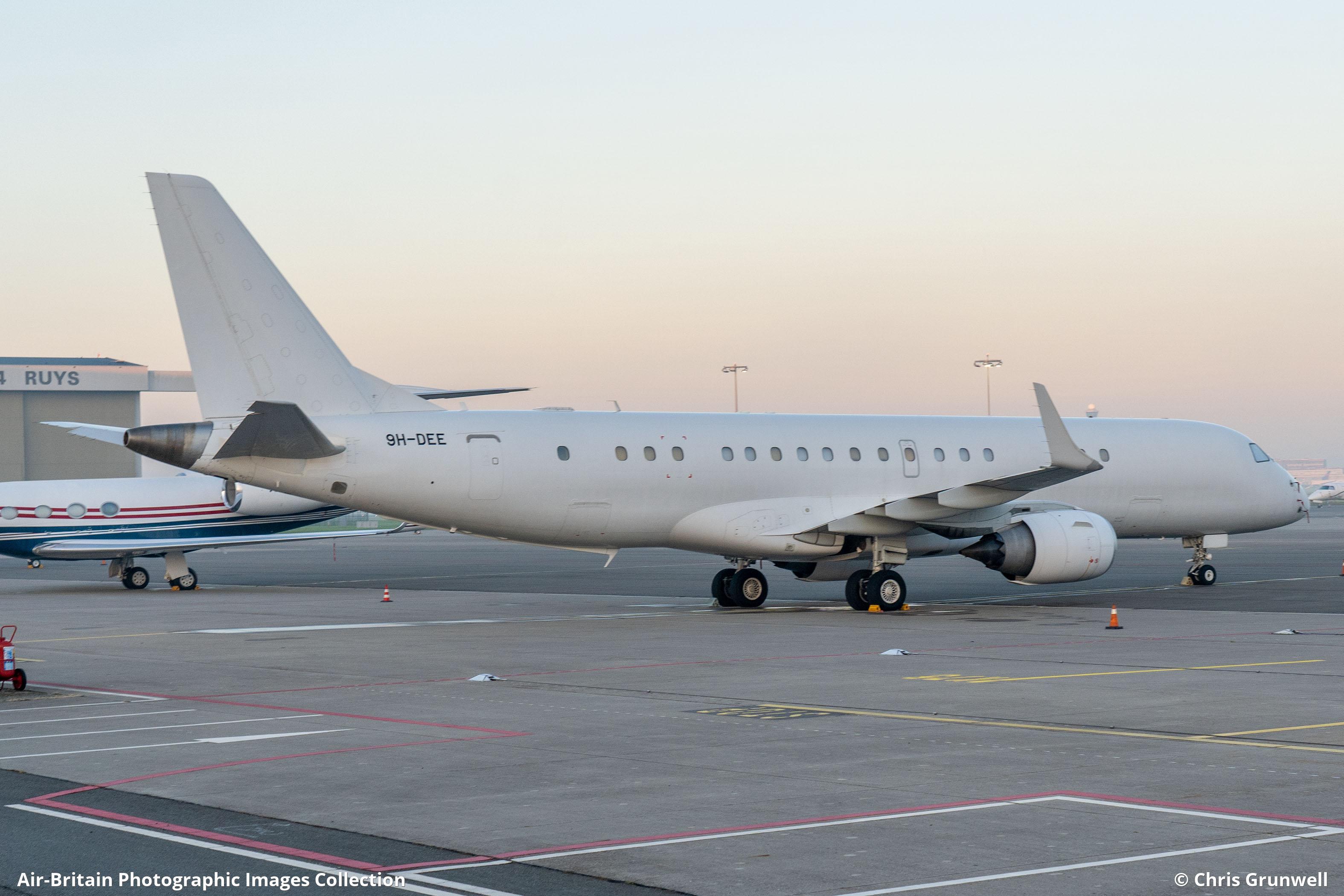 Embraer ERJ-190-100ECJ Lineage 1000, 9H-DEE / 19000683, Air X Charter (AX / AXY) : ABPic